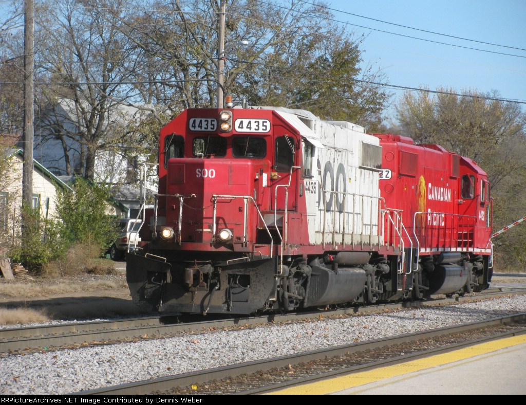 SOO 4435 CP's Tomah Sub.